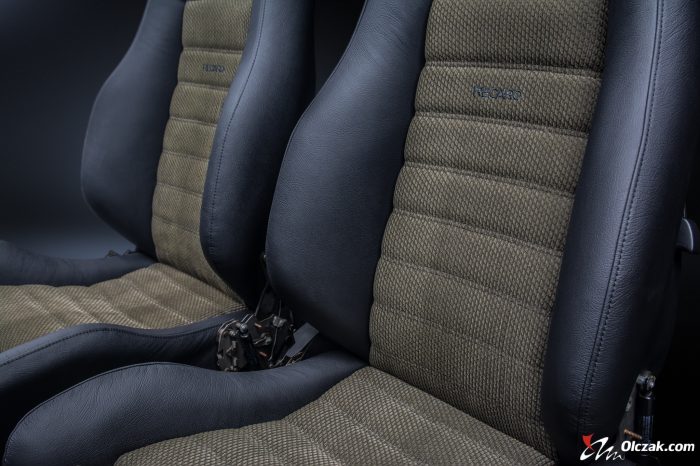 Recaro seats for the BMW E30